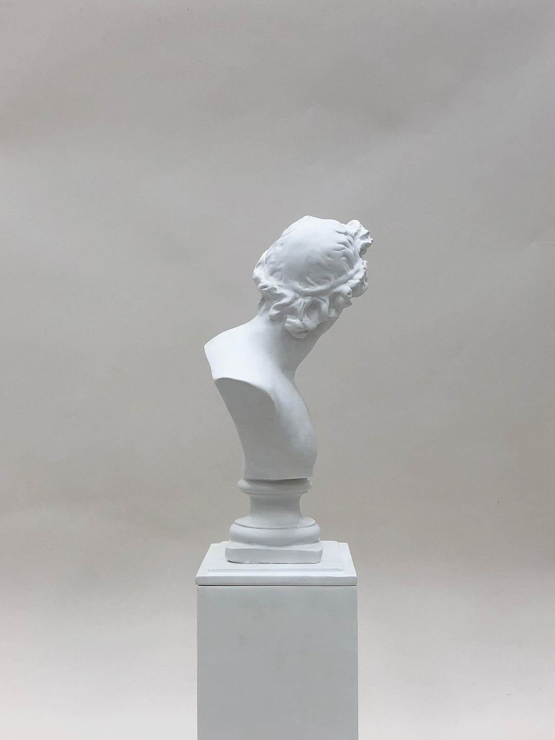 Apollo Sculpture Figure Feminine – Figure Féminine