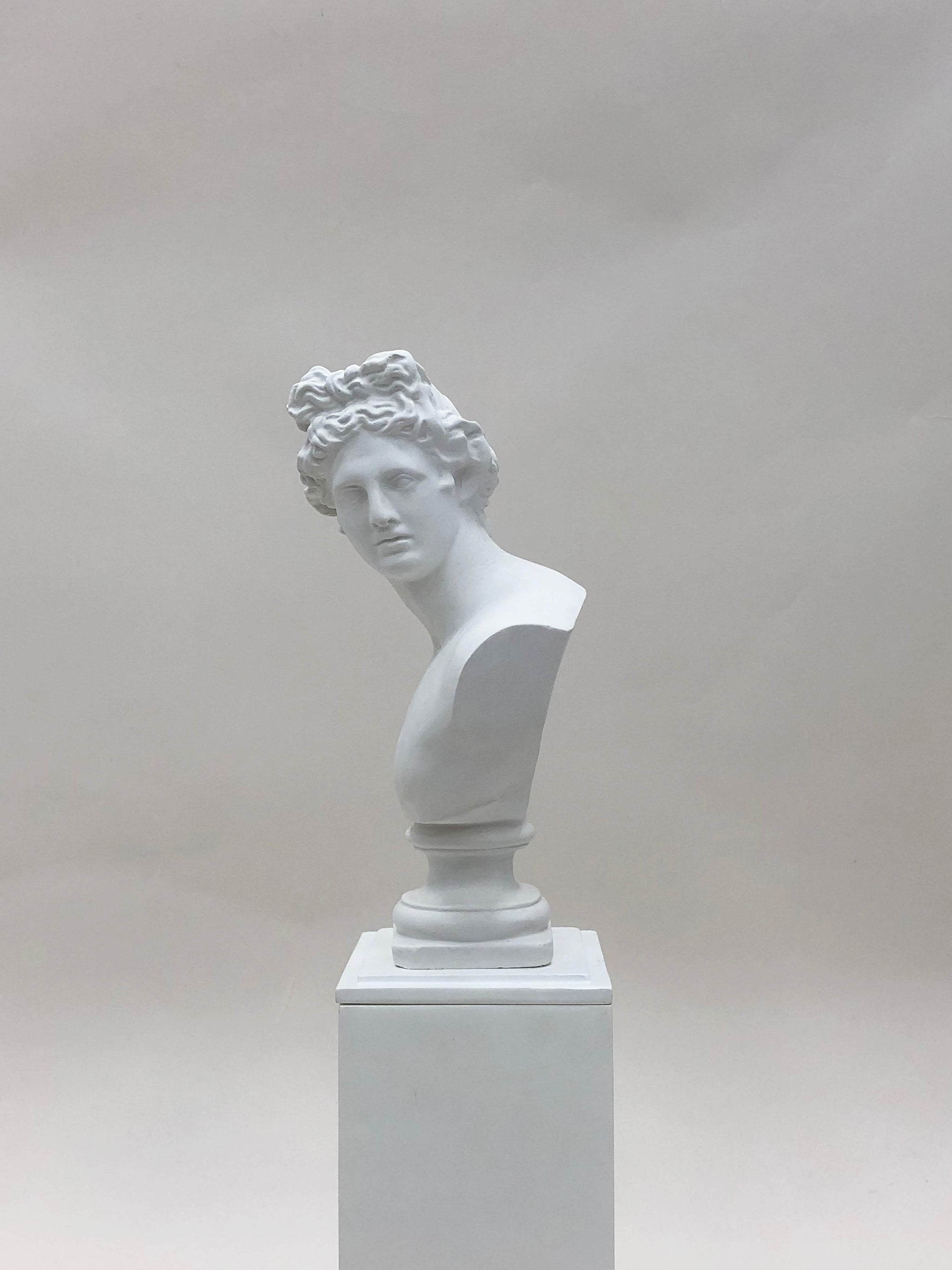 Apollo Sculpture Figure Feminine – Figure Féminine